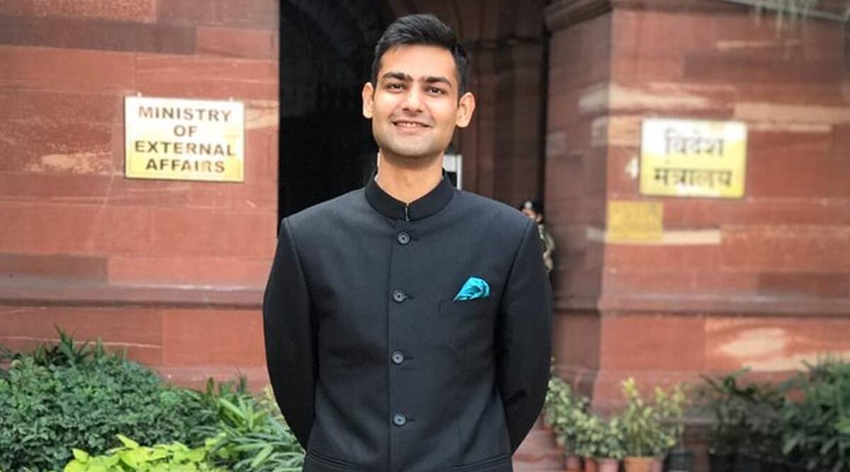 IAS Vikram Grewal : पिता ने आर्मी में की देश सेवा, बेटे ने पहली ही बार में upsc परीक्षा पास की ...