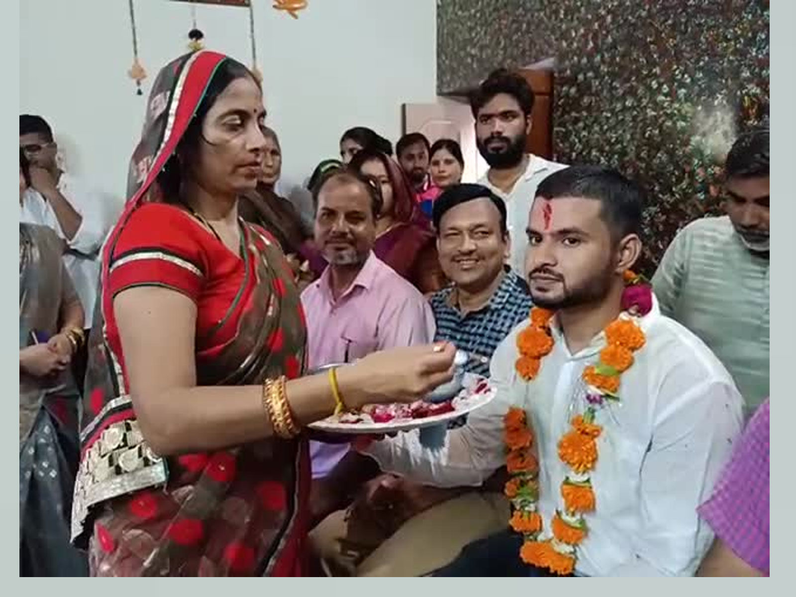 Vikas sethia upsc : गांव में किसान के बेटे ने पास की यूपीएससी परीक्षा, 642वीं रैंक हासिल कर बनें ...